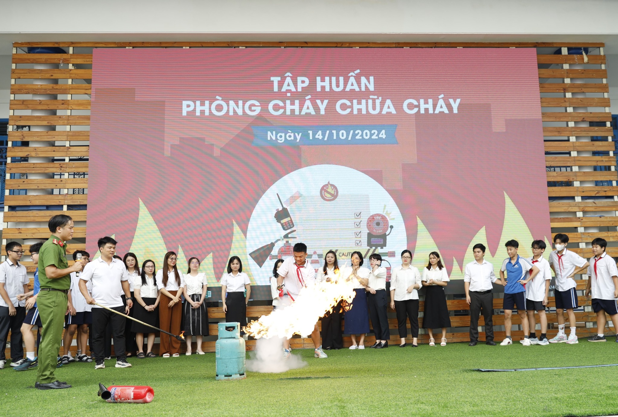 [AASS] Arcers nghiêm túc tham gia tập huấn phòng cháy chữa cháy